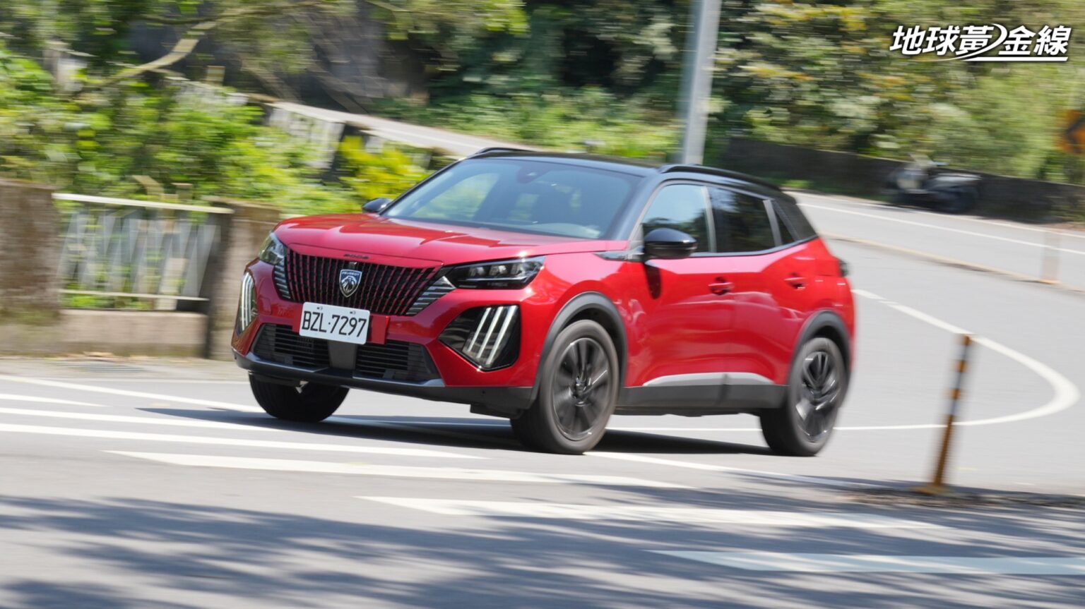 試駕／Peugeot 2008 Hybrid，P2油電動力省油更帶勁！ | 地球黃金線