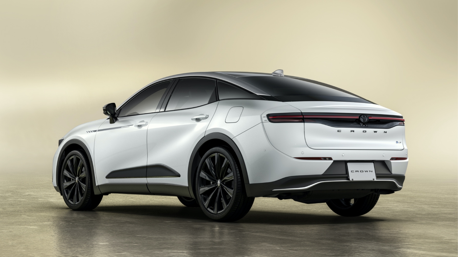 Toyota Crown Crossover推出70週年紀念版，外觀添加黑化元素、內裝質感再升級 | 地球黃金線