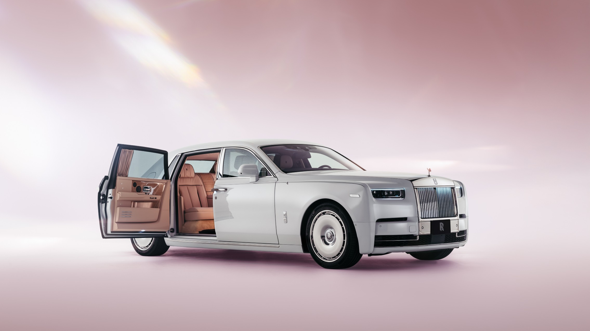 Rolls-Royce櫻花幻影，Phantom Cherry Blossom首度採用立體刺繡 | 地球黃金線