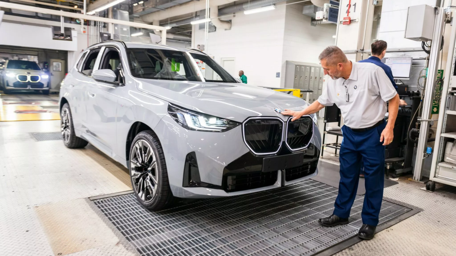 川普貿易顧問惹火馬斯克再激怒BMW！寶馬反擊「騙局指控」：汙衊不實 | 地球黃金線