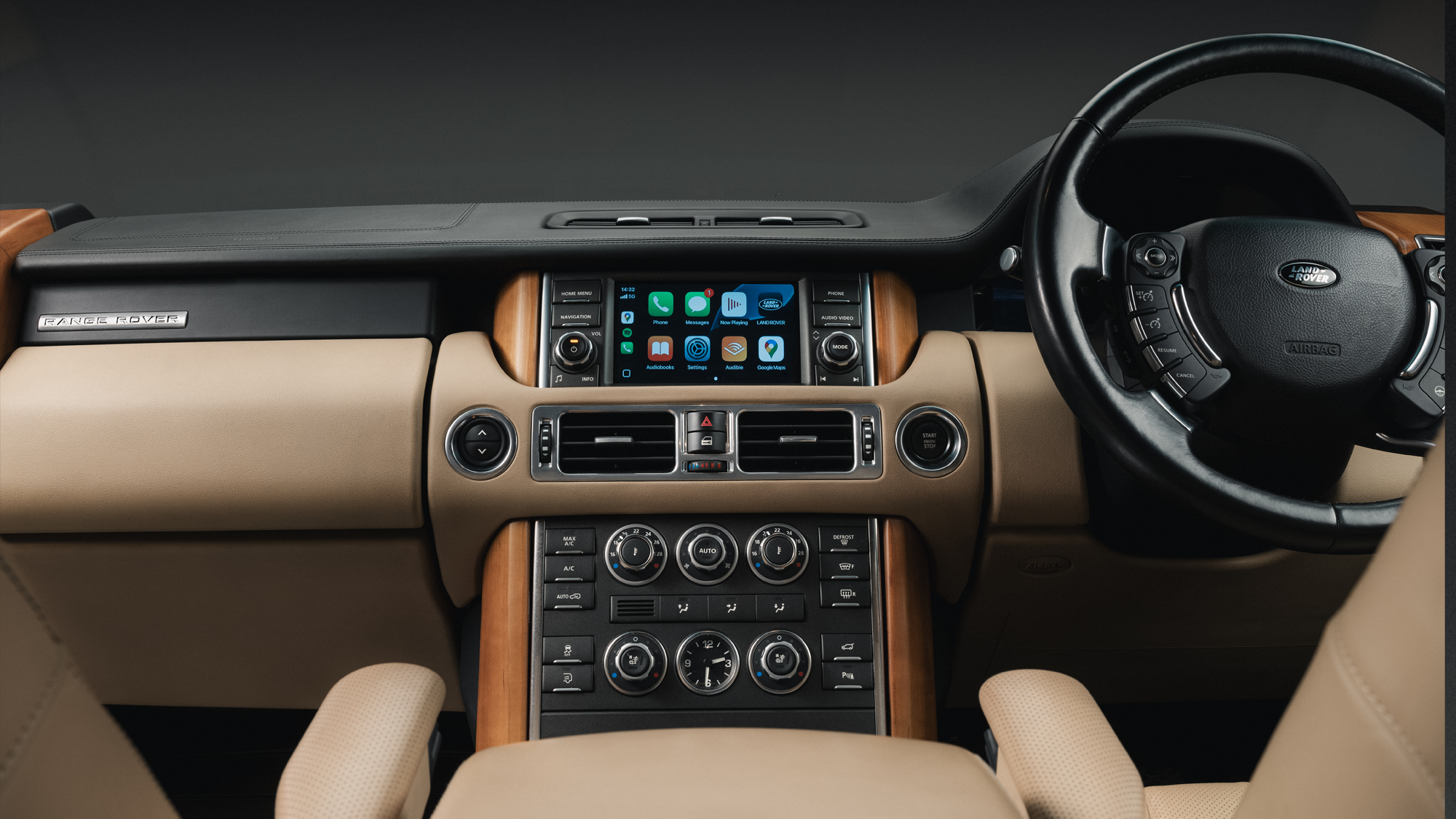 Land Rover Classic升級方案，三代Range Rover也能享有原廠Apple CarPlay | 地球黃金線