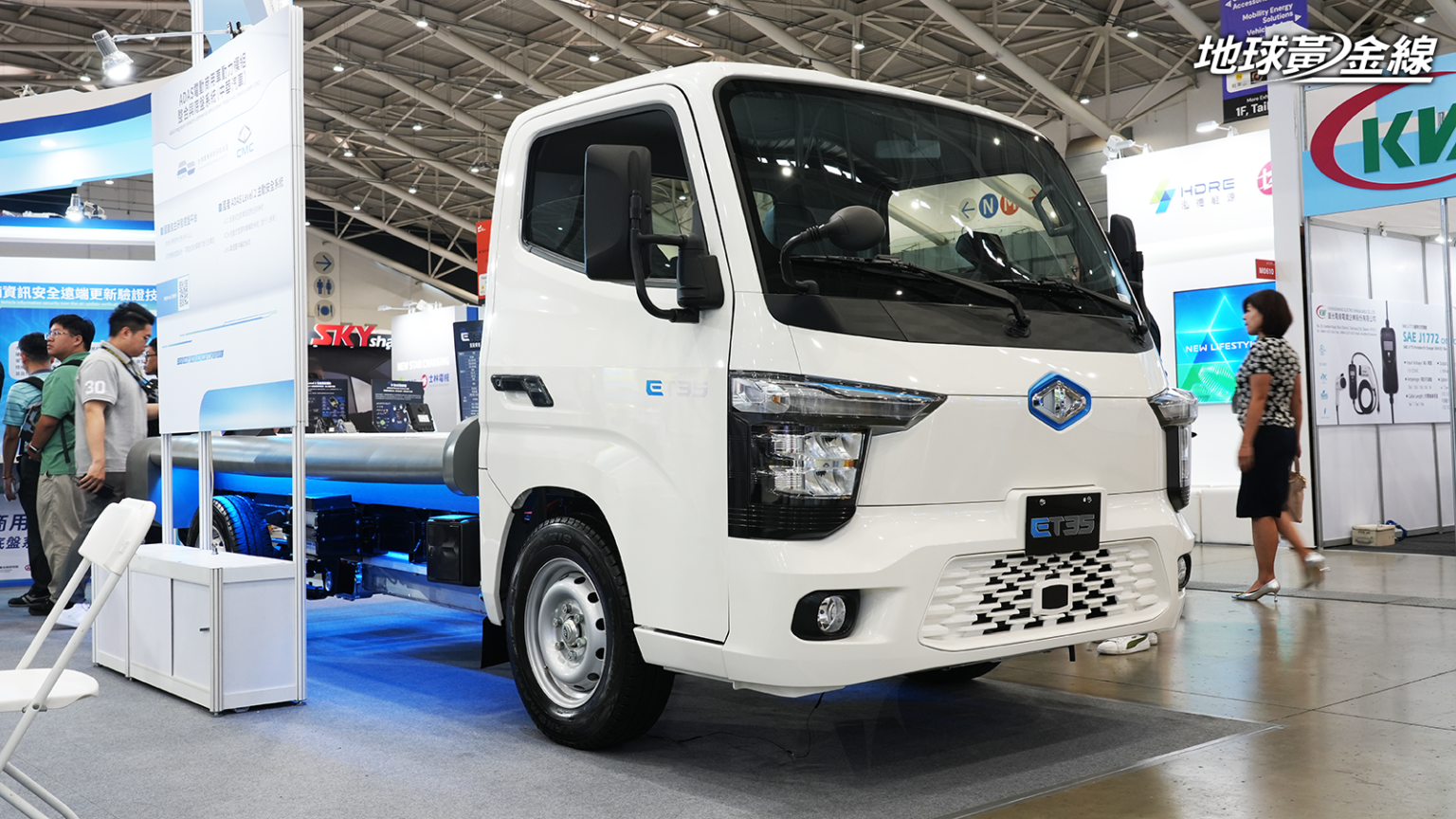 中華ET35亮相2025 AMPA展，國產首款電動中型商用車第3季量產 | 地球黃金線