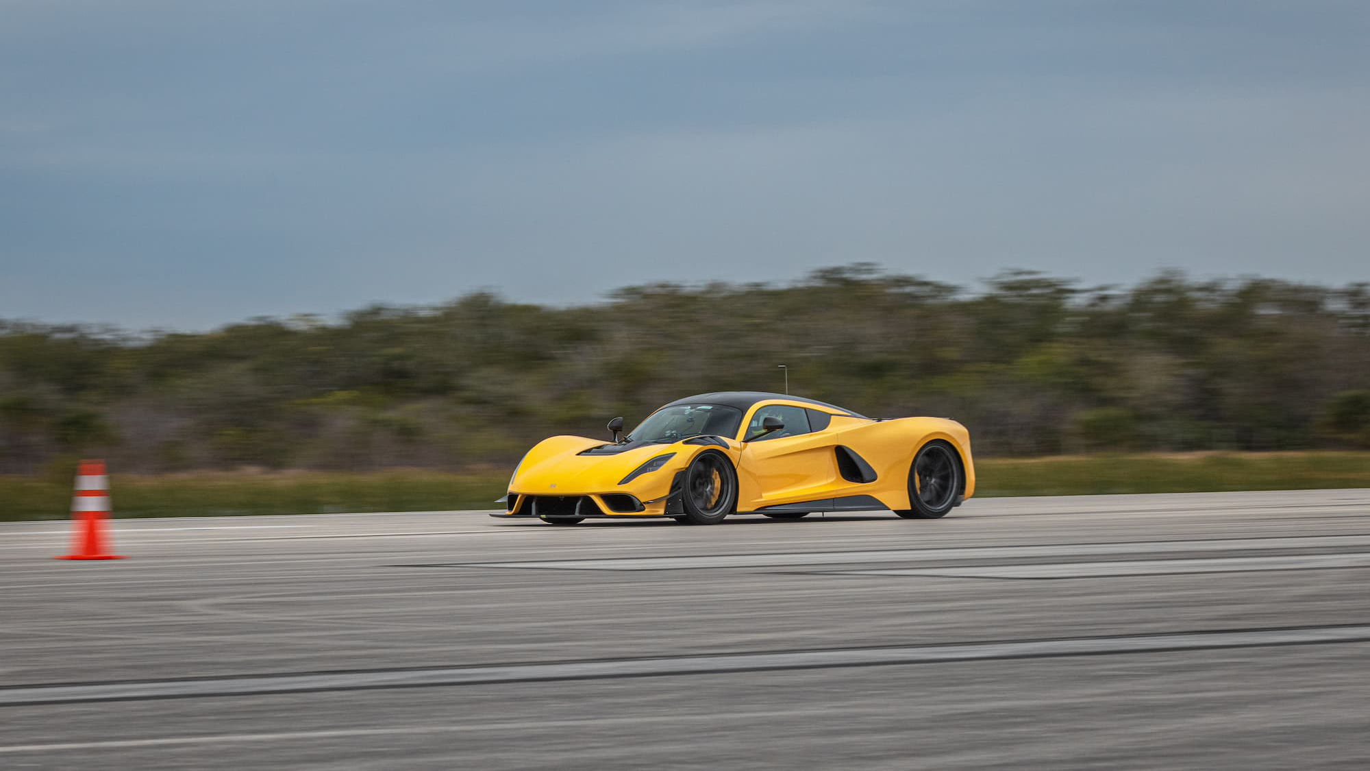 超過2,000匹馬力！Hennessey Venom F5 Evolution寫下量產跑車新紀錄 | 地球黃金線