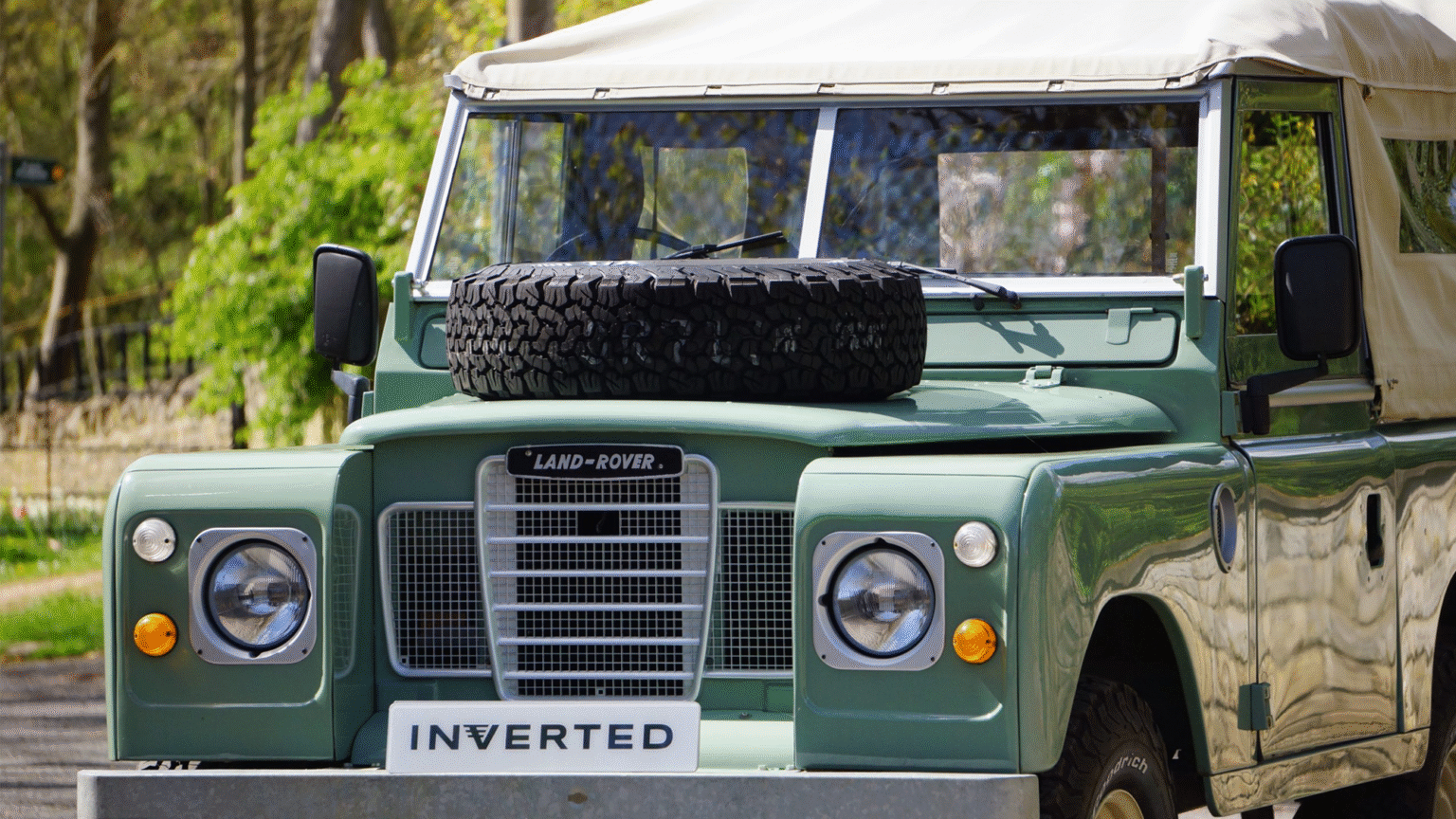 經典靈魂注入未來動力，Inverted推出純電Land Rover Series I、II、III改裝車 | 地球黃金線