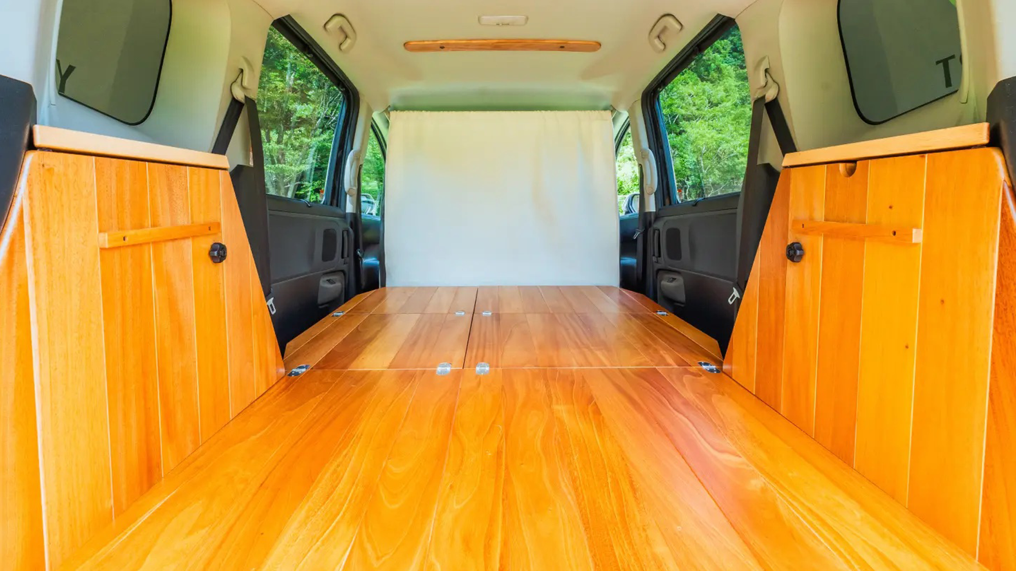 全新Toyota Sienta露營套件！日本改裝廠Yurt提供更進階的Van Life體驗 | 地球黃金線
