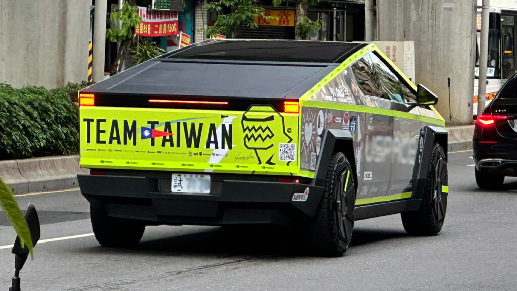 Cybertruck現蹤台北街頭，特斯拉電動皮卡國內出沒掀網友暴動 | 地球黃金線