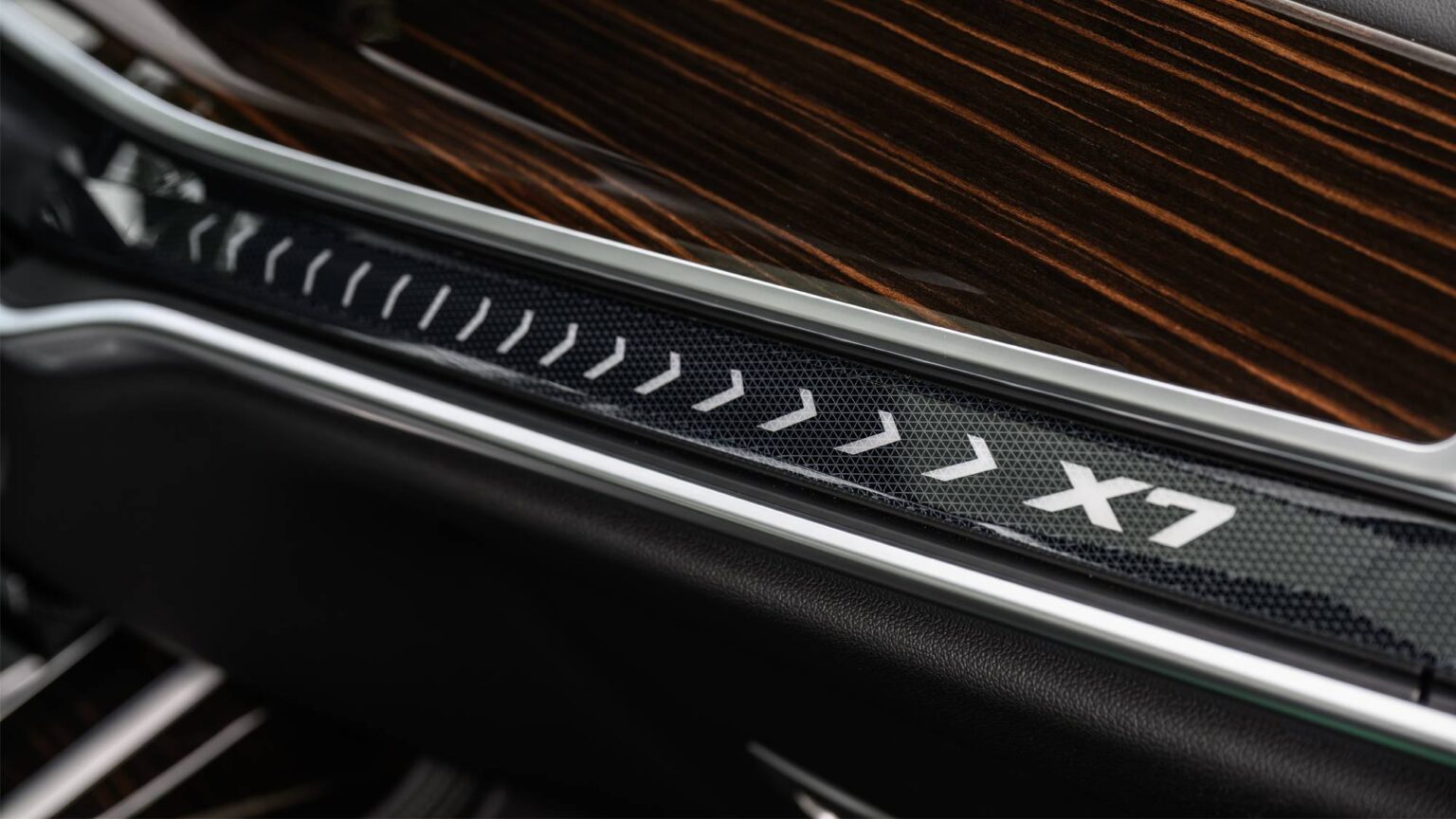 BMW X7將迎第2代車型，iX7 M70純電豪華旗艦SUV曝光 | 地球黃金線