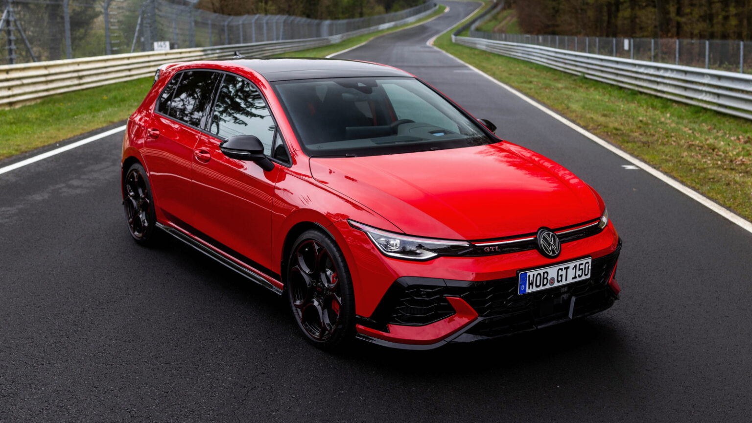 Golf GTI Edition 50身懷325匹馬力，福斯發表歷代最強Golf GTI | 地球黃金線