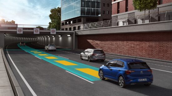 2025 ADAS懶人包：你的車有「ADAS」嗎？駕駛輔助系統有哪些功能跟規範？ | 地球黃金線