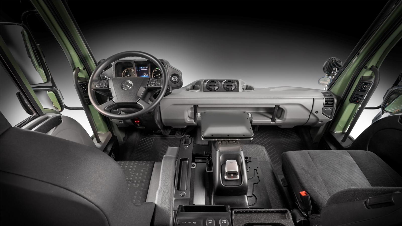 Mercedes-Benz推出Unimog U 219 Low，打造更貼地的多功能工作平台 | 地球黃金線