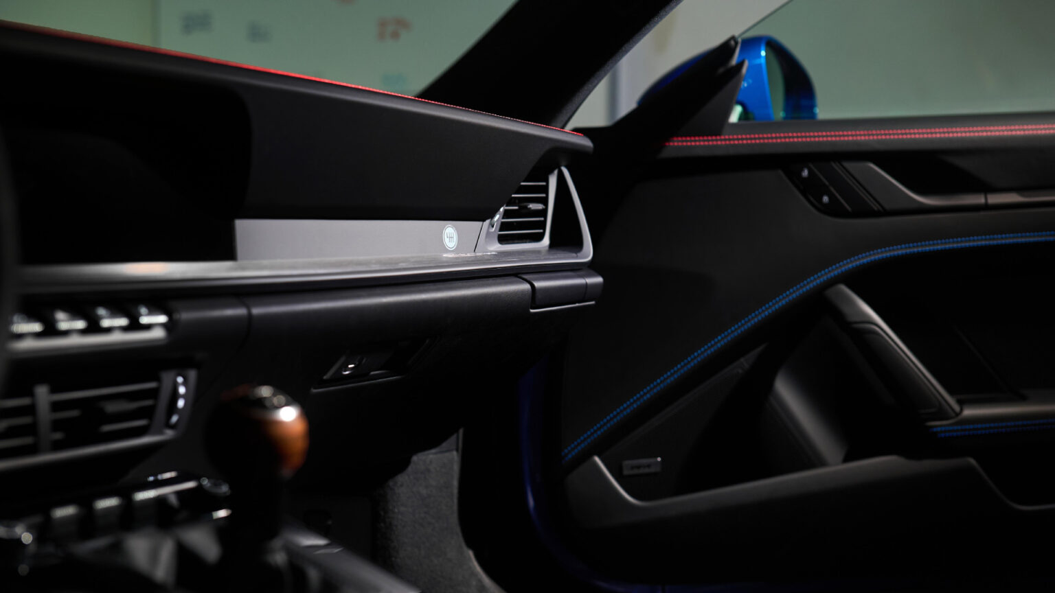 911 Club Coupe唱誦保時捷熱情，慶祝俱樂部創立70週年限量70台 | 地球黃金線