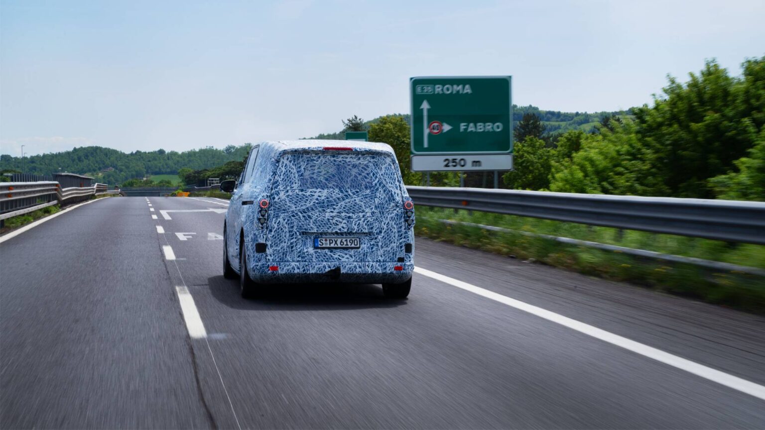 M-Benz VLE長途測試完美通過，從斯圖加特直達羅馬僅需兩次快充 | 地球黃金線