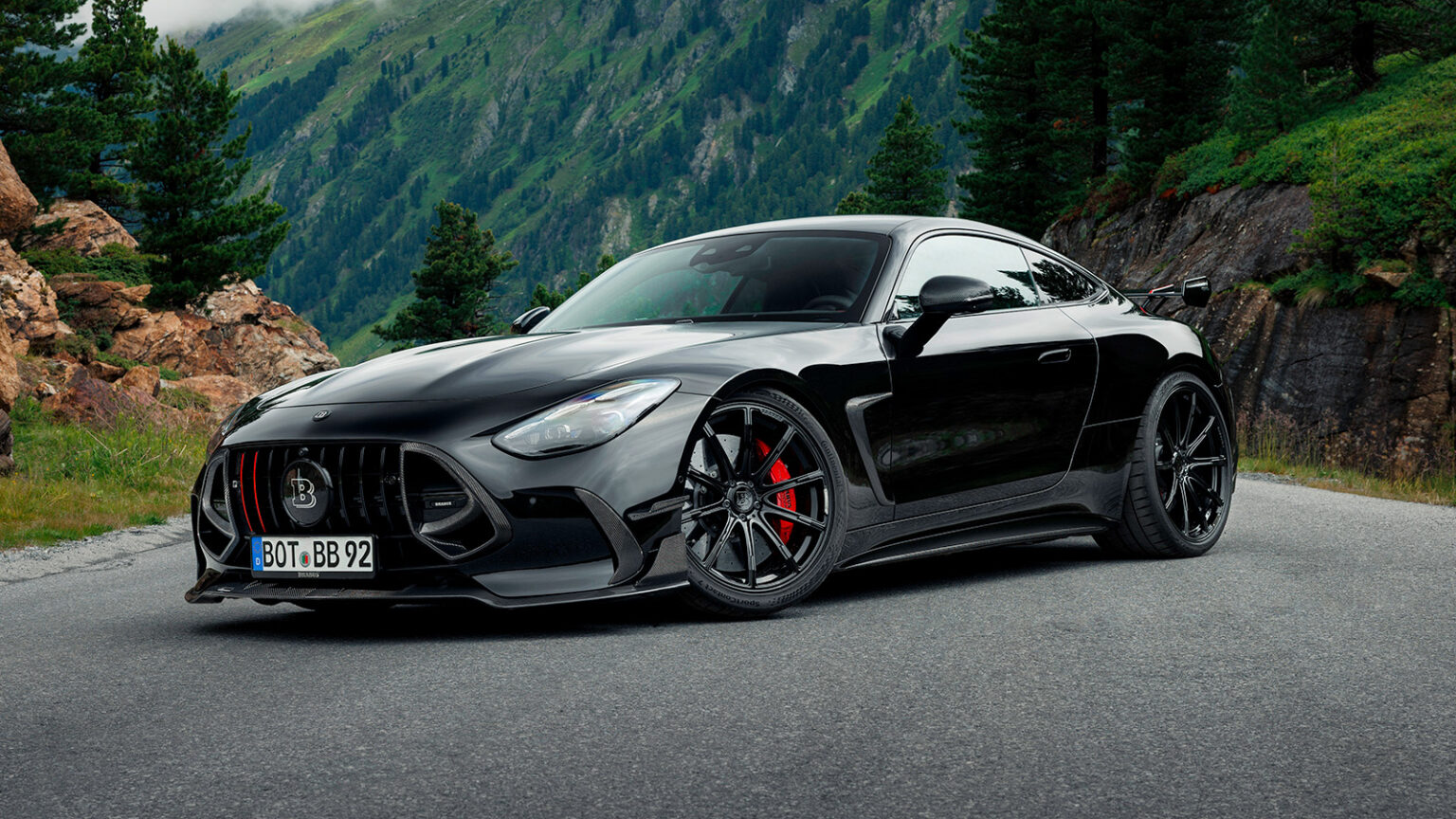 Brabus千匹油電猛獸問世，西裝暴徒Brabus 1000零百加速2.6秒鐘 | 地球黃金線