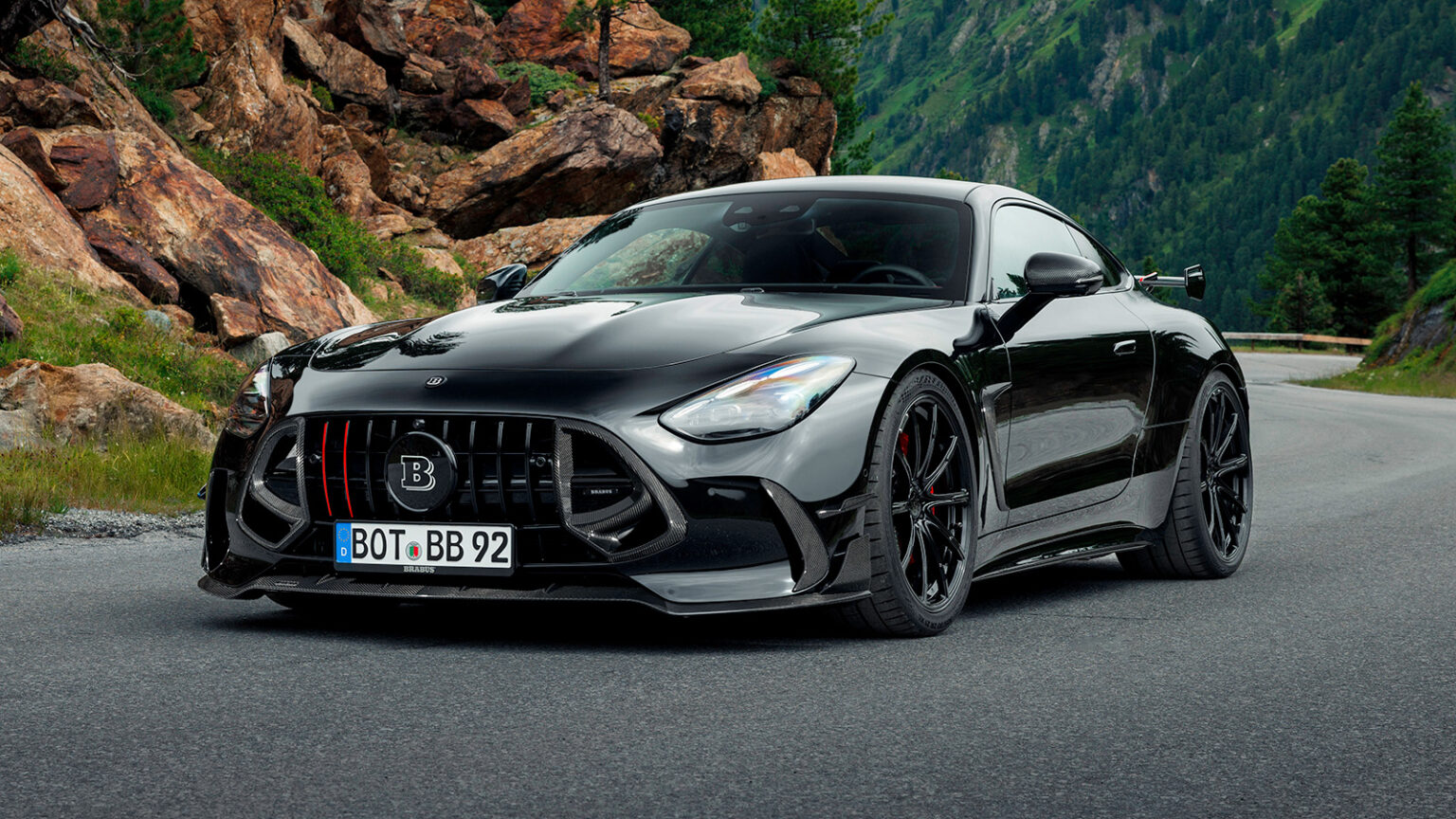 Brabus千匹油電猛獸問世，西裝暴徒Brabus 1000零百加速2.6秒鐘 | 地球黃金線