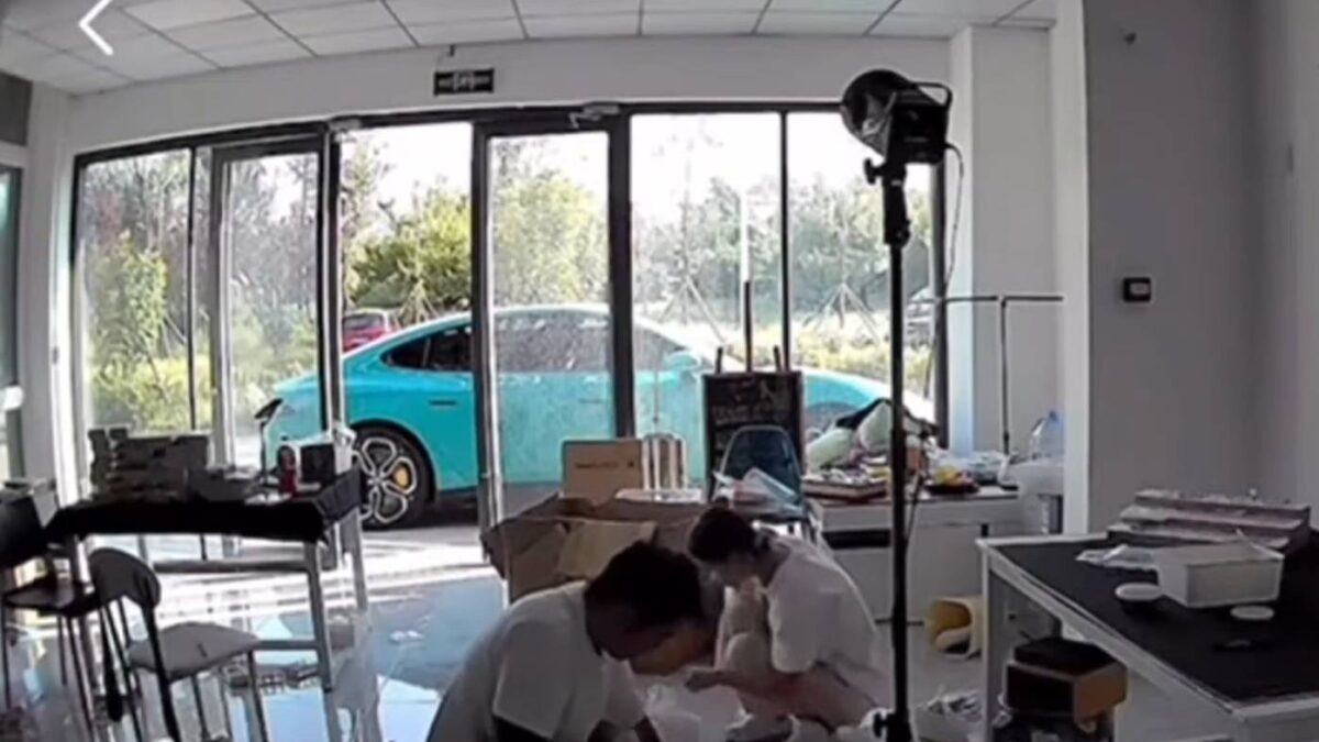 小米SU7沒人在車上竟開動是駭客入侵？小米與車主最新回應：確認iPhone惹禍 | 地球黃金線