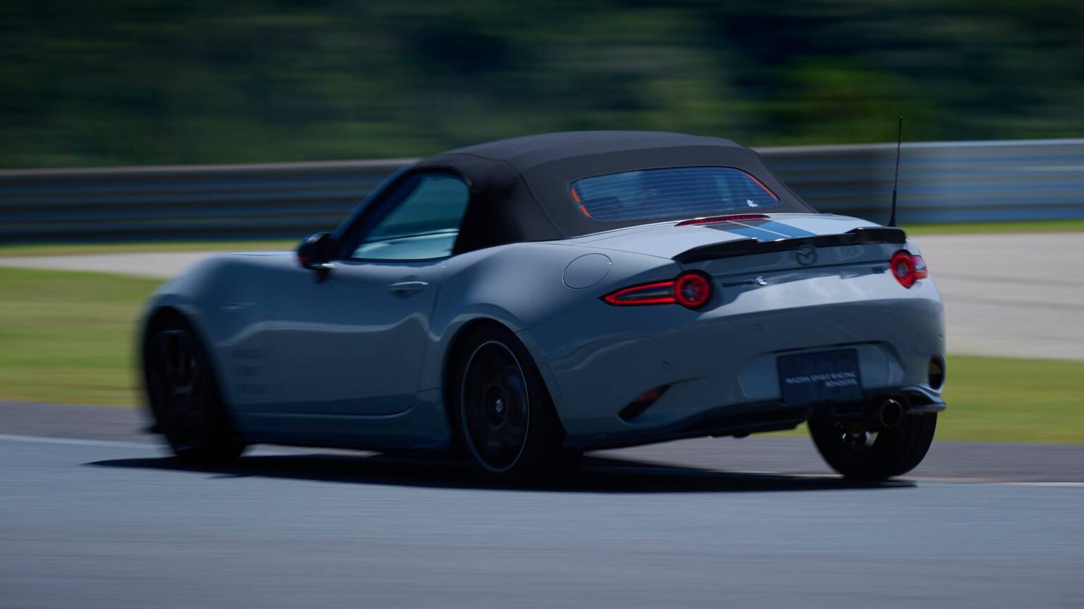Mazda正式推出Spirit Racing Roadster與12R車型！最強MX-5導入S耐賽車技術限量2,400台 | 地球黃金線