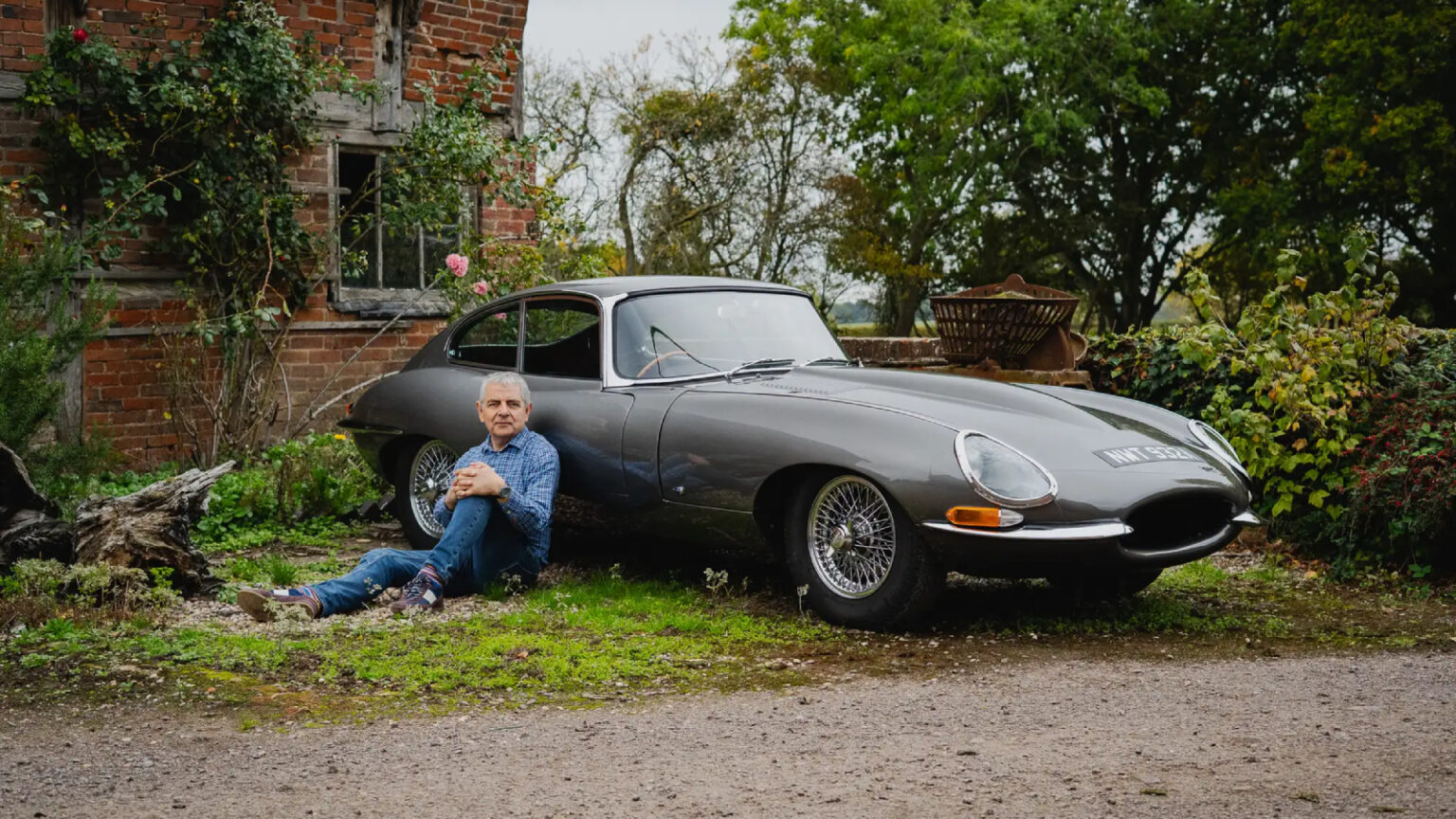 豆豆先生釋出經典Jaguar E-Type，《人來蜂》劇中愛車登上拍賣網 | 地球黃金線