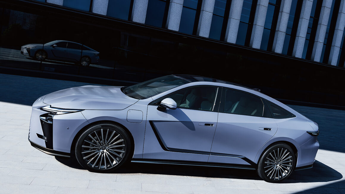 Lexus ES大改款180萬起預售開跑，ES 300h售價竟比改款前更低！ | 地球黃金線