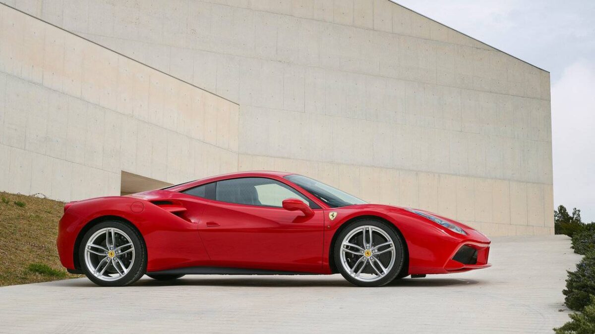 法拉利488在麗寶賽道日失控自撞！駕駛控煞車問題求償2500萬法院判決出爐 | 地球黃金線