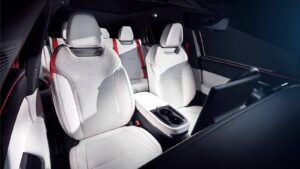 Foxtron Bria售價89.9萬元起上市，最快2026年春節前開始陸續交車 | 地球黃金線