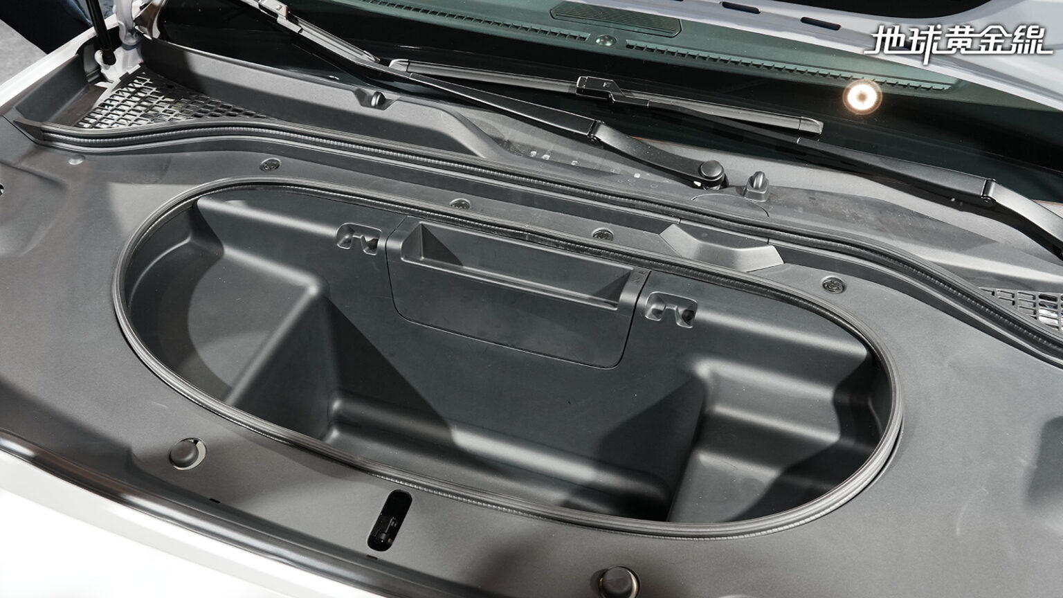 鴻華先進Bria發表後首秀，三車型齊發現身台北車展 | 地球黃金線