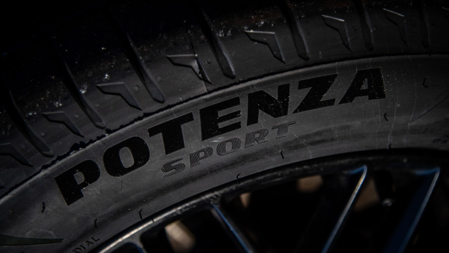 迎接全新RE005運動街胎，普利司通贊助2026彰化賽車節 | 地球黃金線