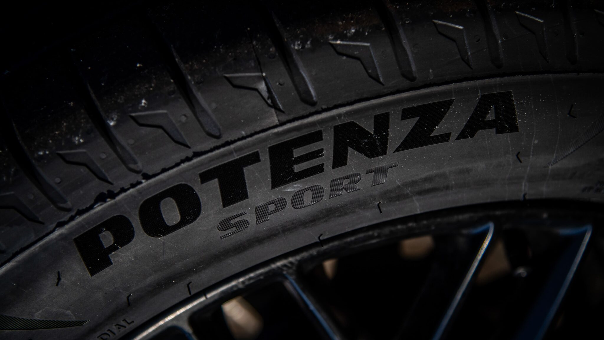 迎接全新RE005運動街胎，普利司通贊助2026彰化賽車節 | 地球黃金線